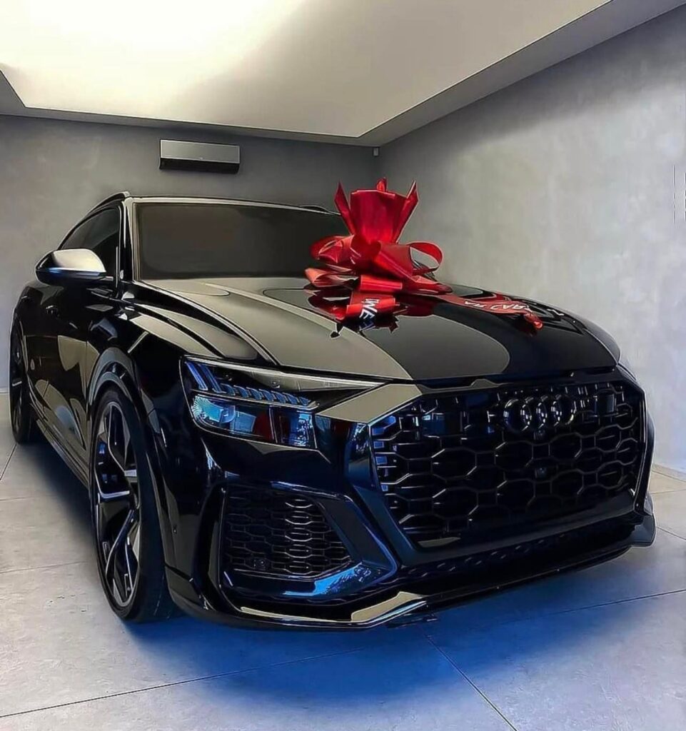 Unraveling the Audi RSQ8: The Supercar of Your Dreams!