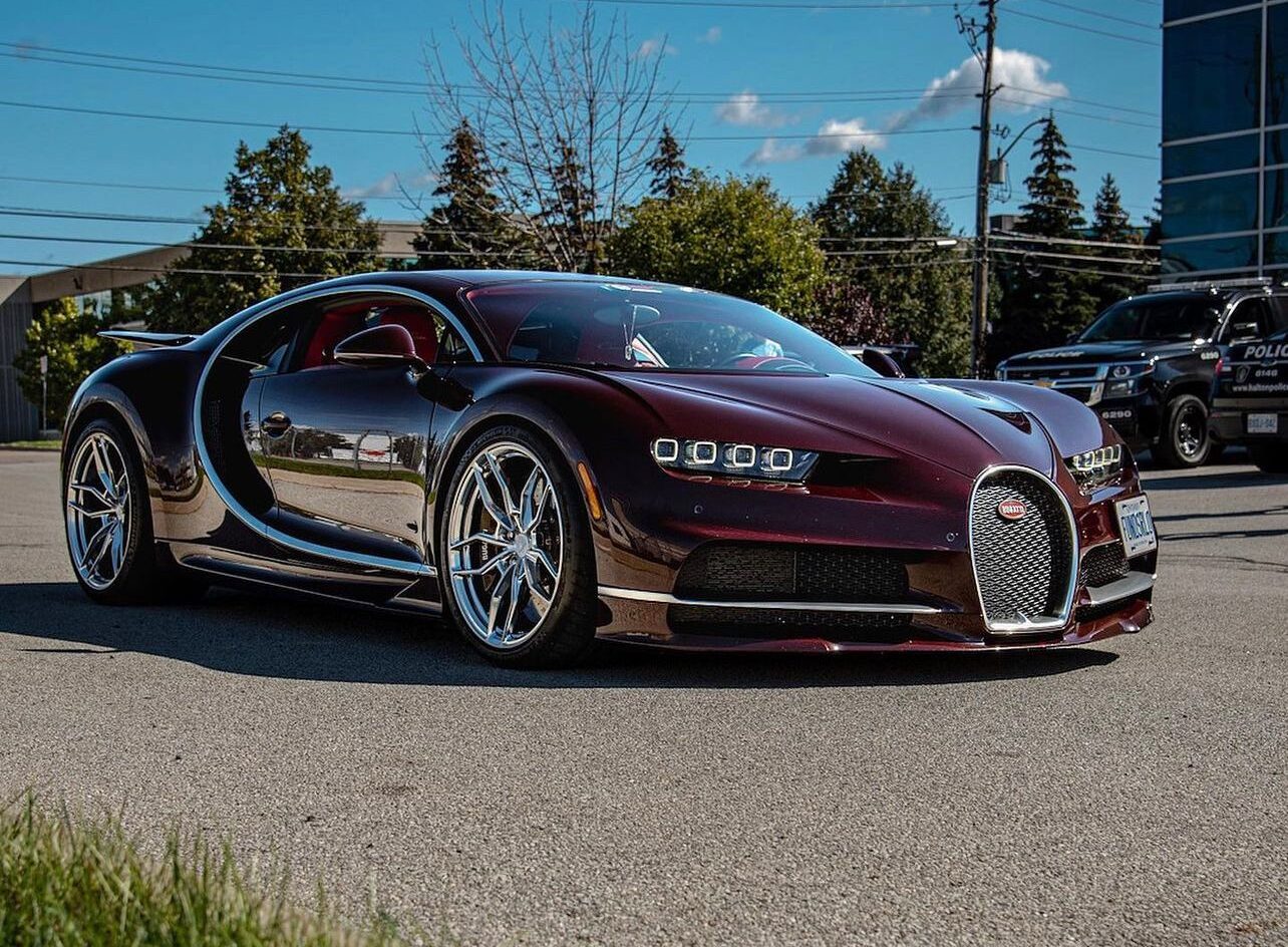 Unleashing the King of Speed: Exploring the Bugatti Chiron!