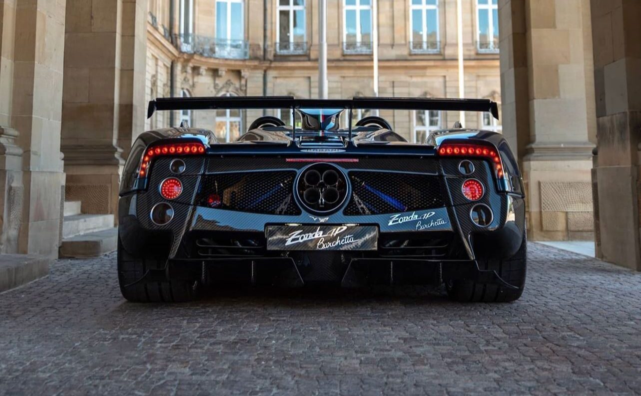 Pagani Zonda HP Barchetta - A Masterpiece on Wheels